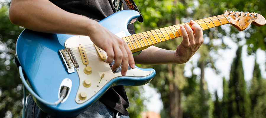 მუსიკის სახლი • Music House - სიმებიანი რევოლუცია ანუ Fender